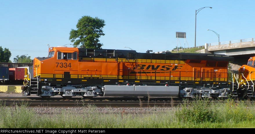 BNSF 7334